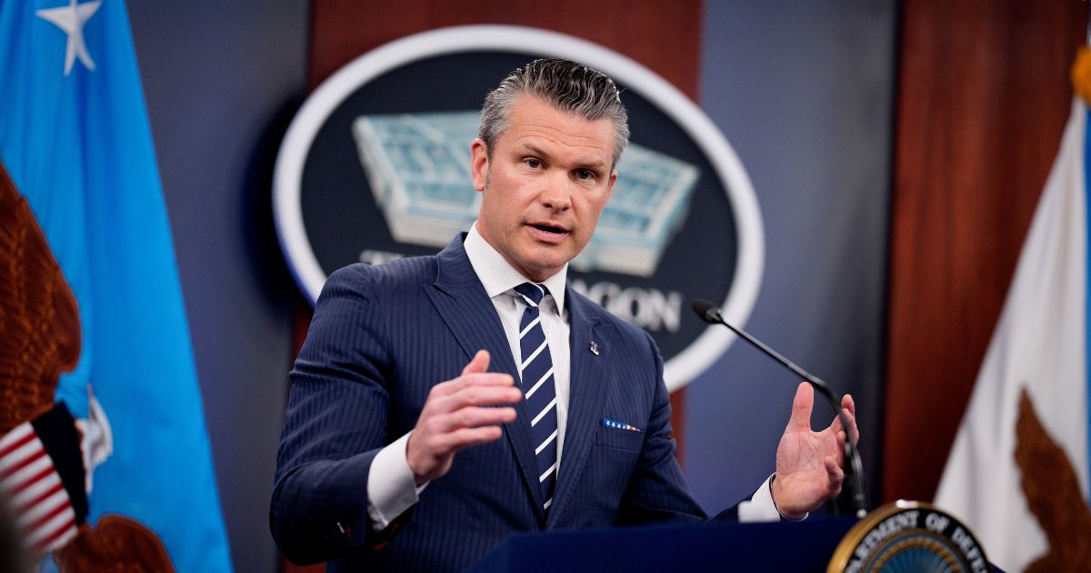 Pete Hegseth Calls Out Fox News Reporter to Her Face: 'You've Been ...