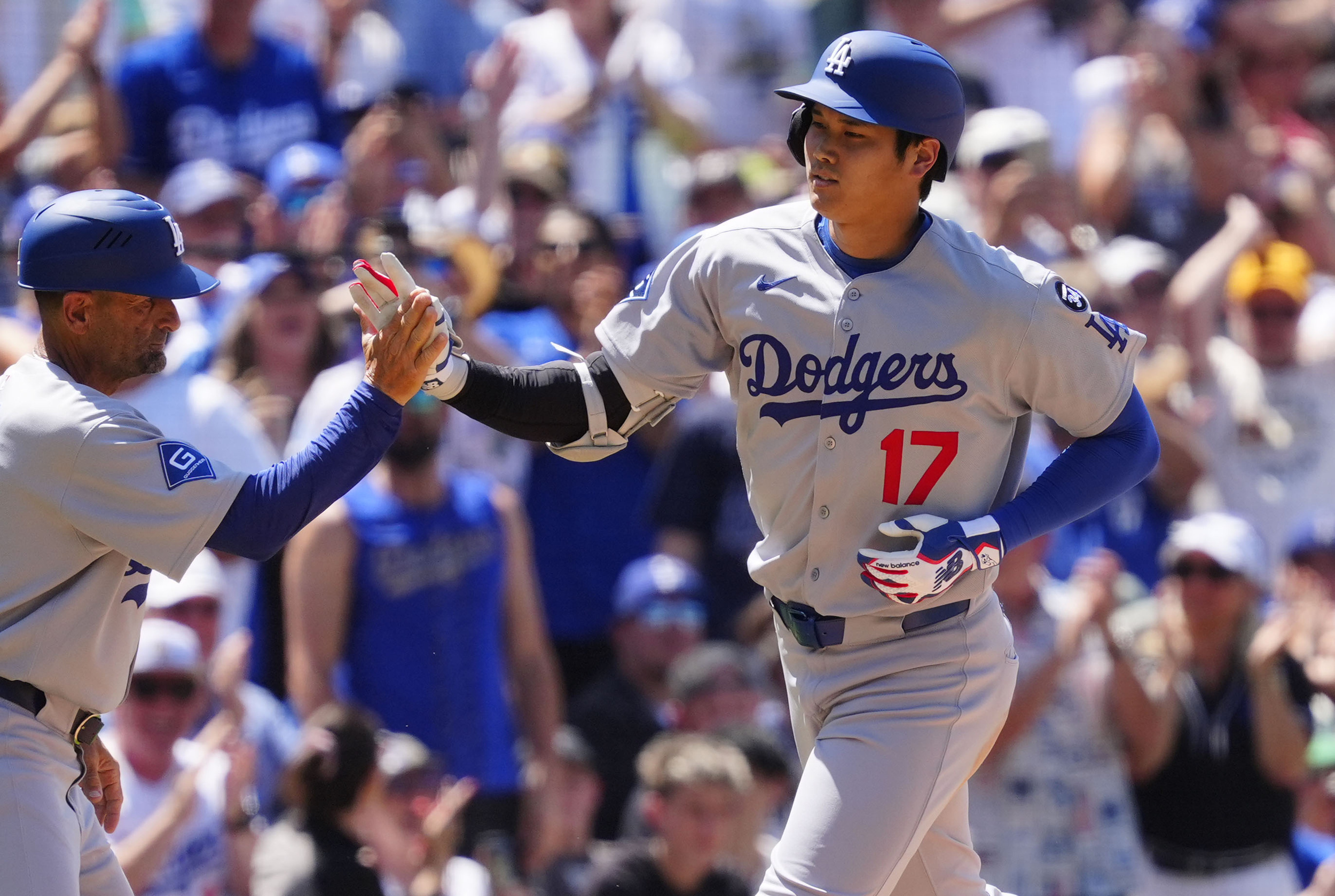 Shohei Ohtani had fun with teammate who caught his home run