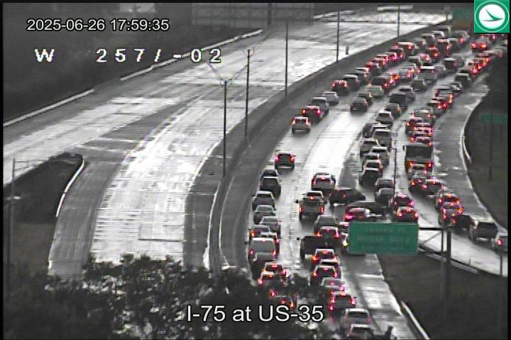 Flash flooding, flooded streets reported as strong storms move through ...