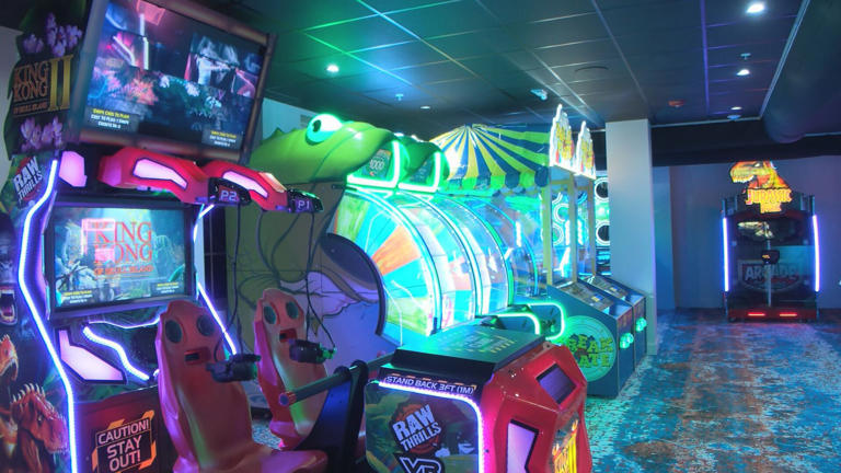New entertainment spot in Gulfport features mini golf and arcade