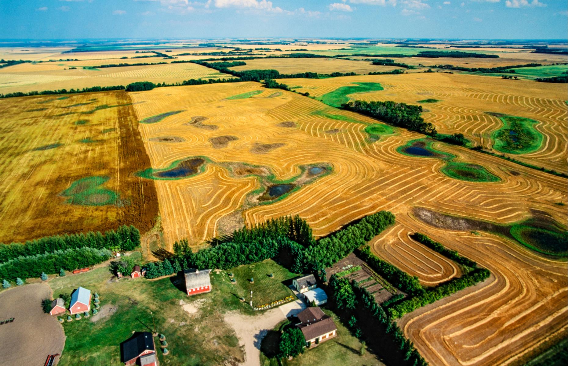 Captivating aerial images of Canada's stunning landscapes