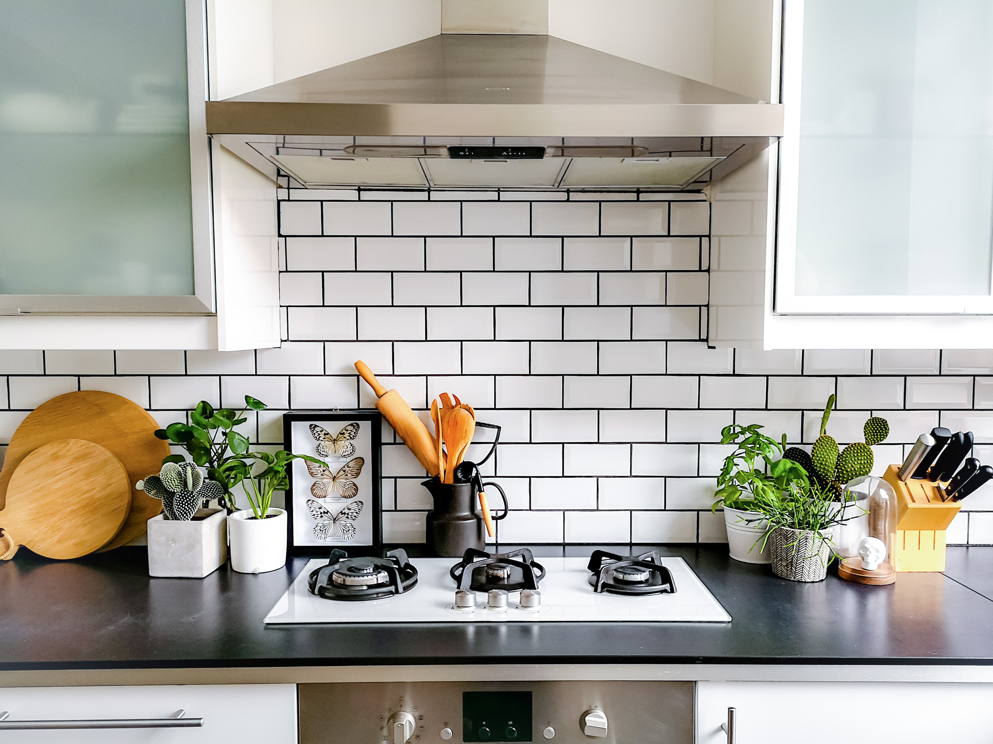 15 Kitchen Backsplash Alternatives to Traditional Tile