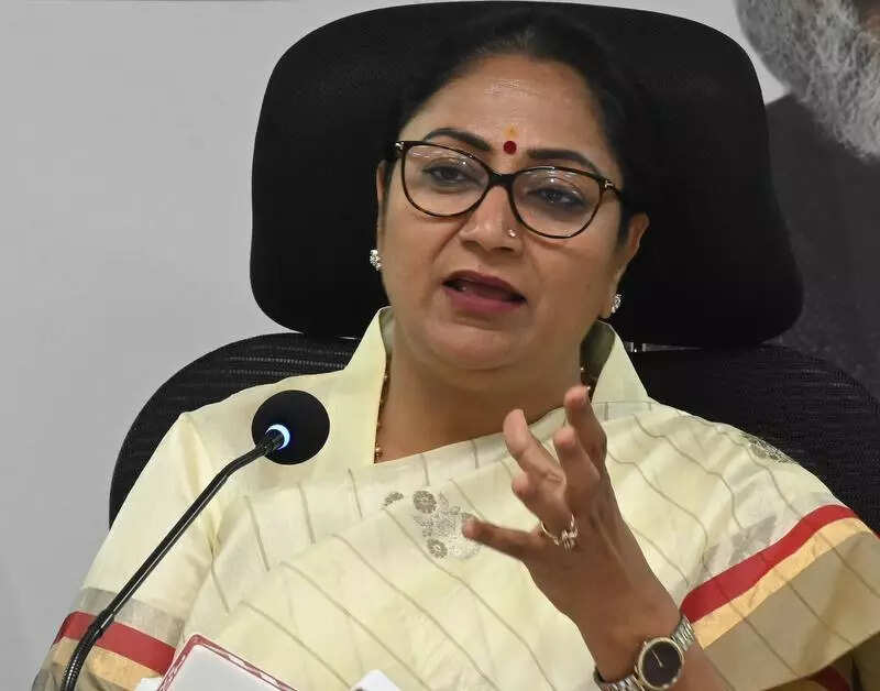 Rekha urges support from public in fight against drugs