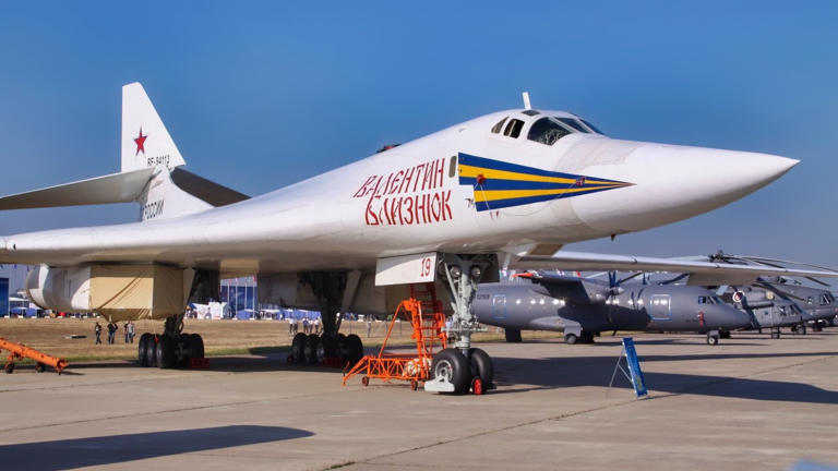 3 of Russia’s Tu-160 Mach 2 Bomber Had a ‘Bizarre Emergency’ at the Same Time