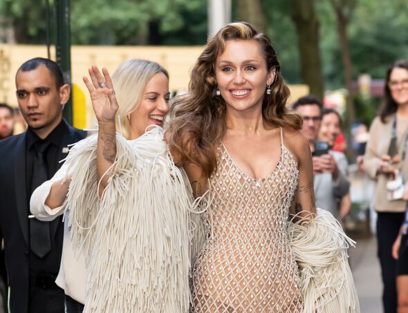 Miley Cyrus experiencing 'disconnect' between herself and fans, PR ...