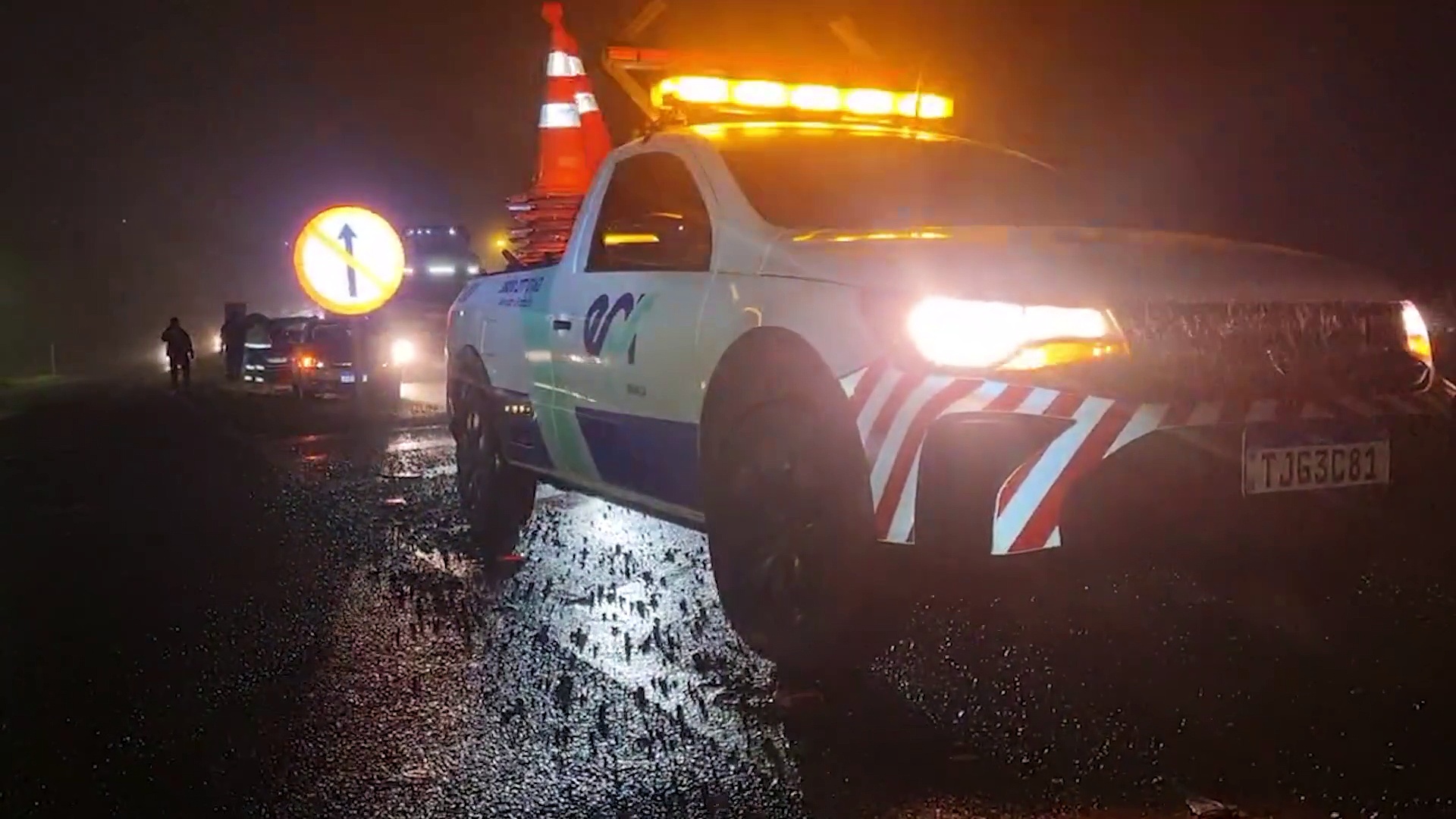Caminhonete Amarok apresenta problema e causa lentidão na BR-277, em ...