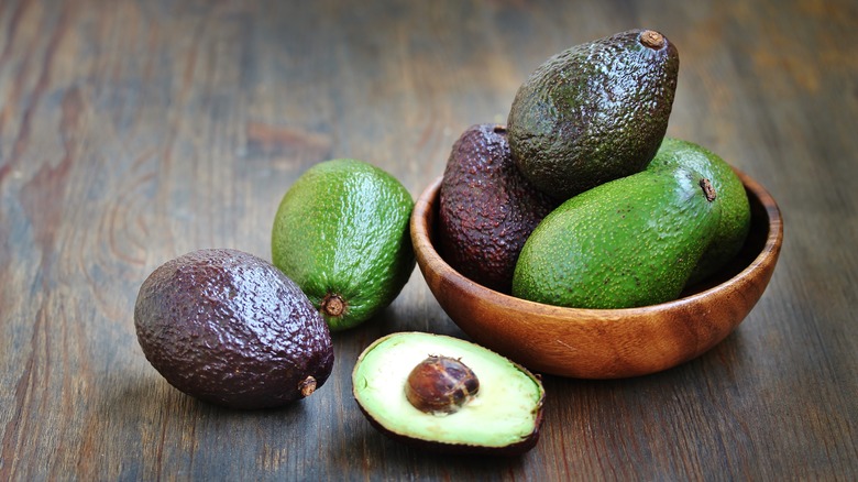 12 Varieties Of Avocados, Explained