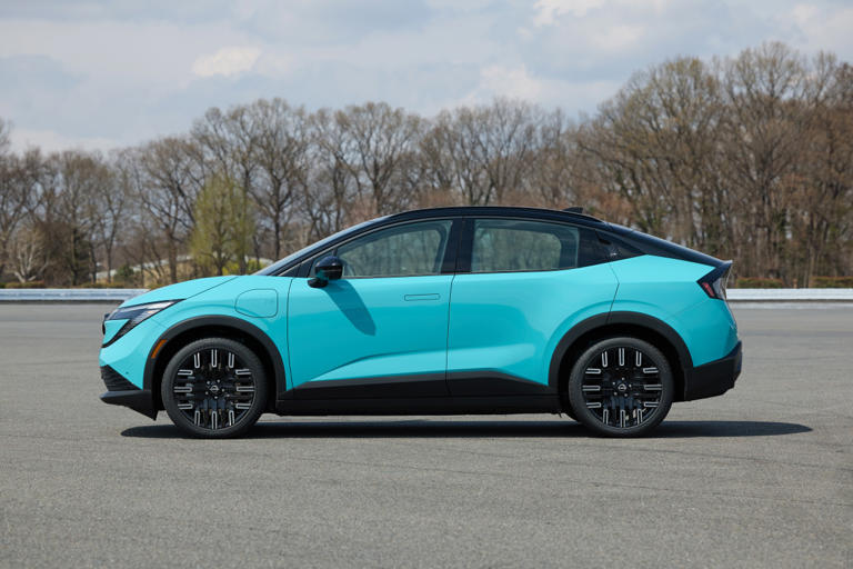 2026 Nissan Leaf vs Hyundai Kona EV: How Do These Low-Priced EVs Compare?