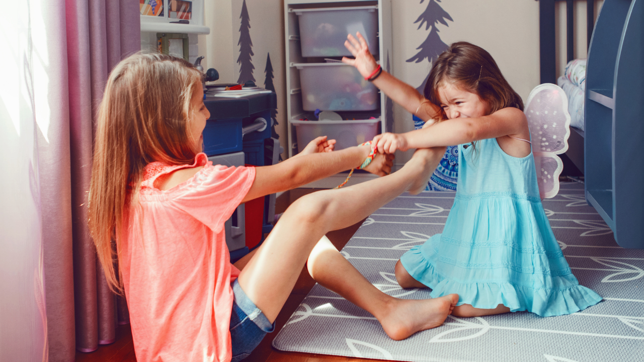 6 types of people that a child should never be friends with