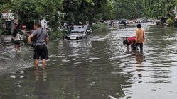 Waspada! Banjir Rob Terjang Pesisir Jawa Timur Akibat Bulan Purnama, Surabaya hingga Madura ...