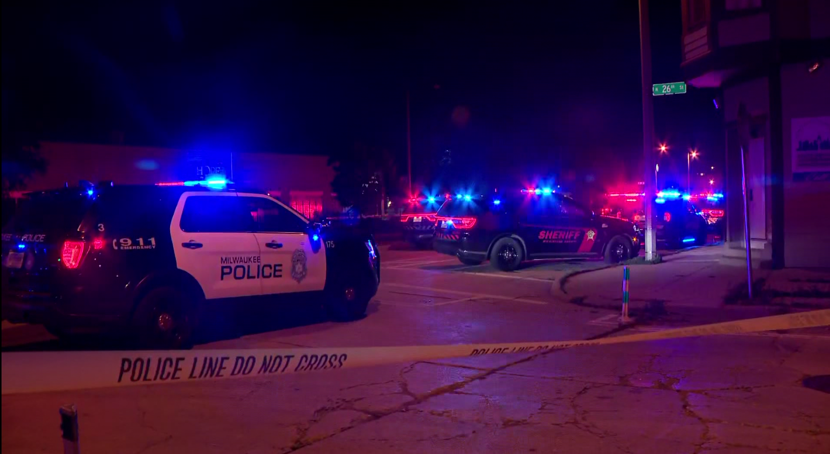 Mayor: 2 Milwaukee police officers shot near 24th Place and Garfield
