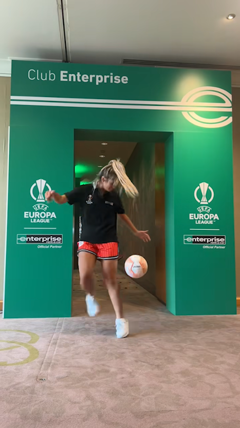 Stylish and Precise Ball Juggling Performance – Soccer