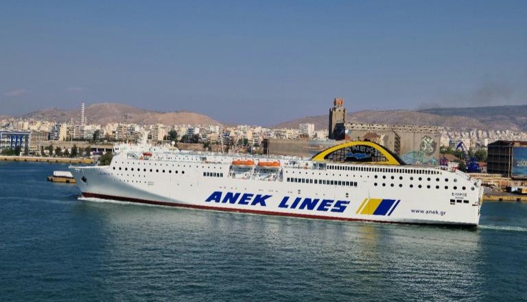 «Ελυρος»: Αναχώρησε τα ξημερώματα για τα Χανιά μετά την αποκατάσταση ...