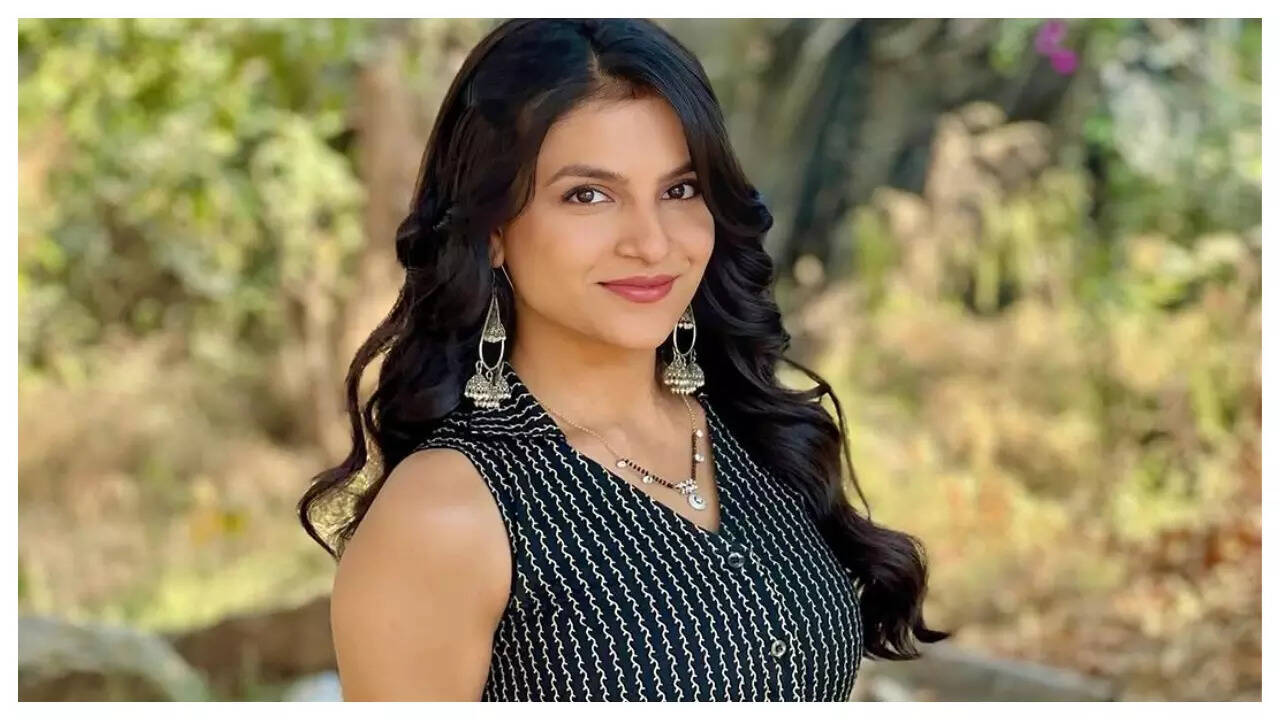 Exclusive - Tanvi Shewale on team bonding and playing Roshni; says 'My co-actors aren’t my ...