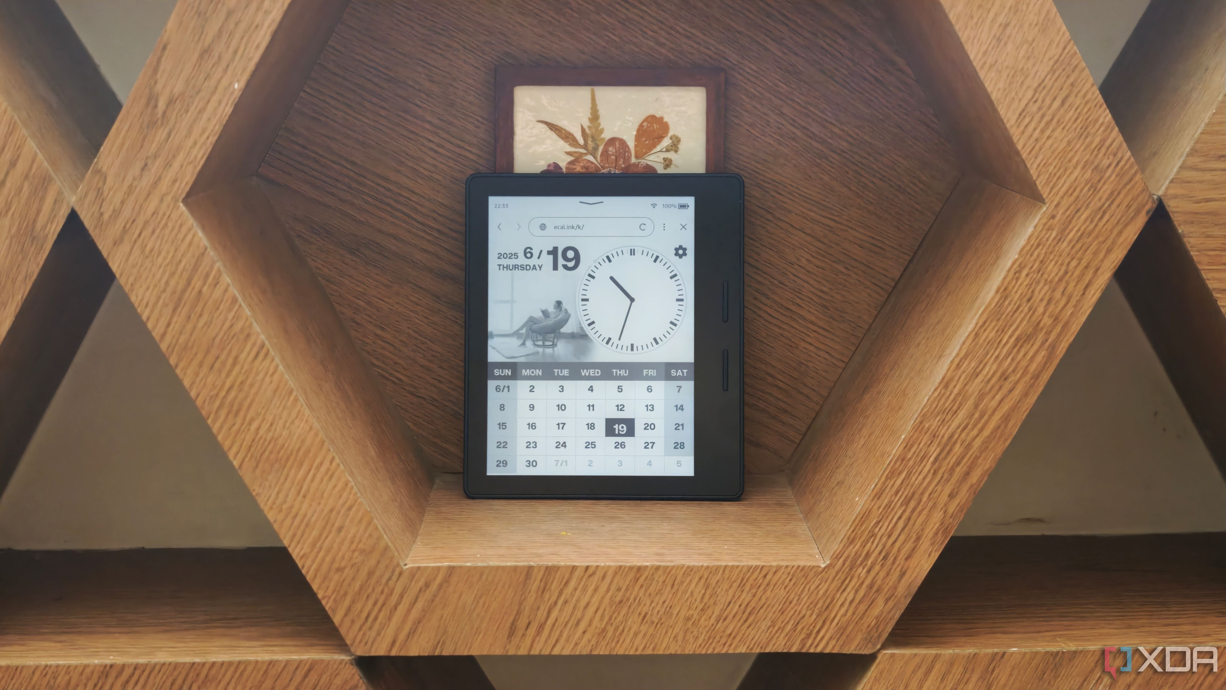 I turned an old Kindle into a wall-mounted calendar, and here's how you ...
