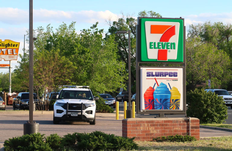 Tiroteo en una tienda 7-Eleven deja saldo mortal