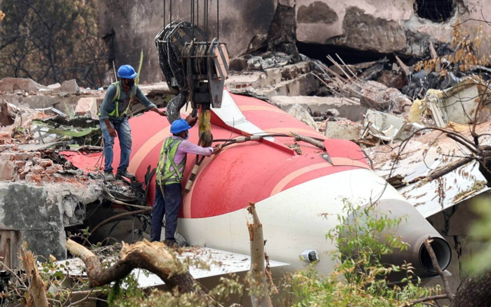 Fuel to Air India jet engines cut off moments before crash