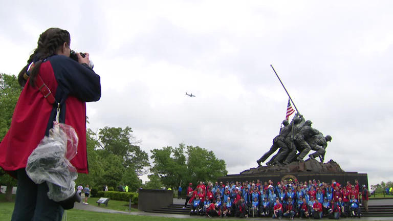 Honor Flight: Wisconsin WWII veteran takes lifetime trip at age 100