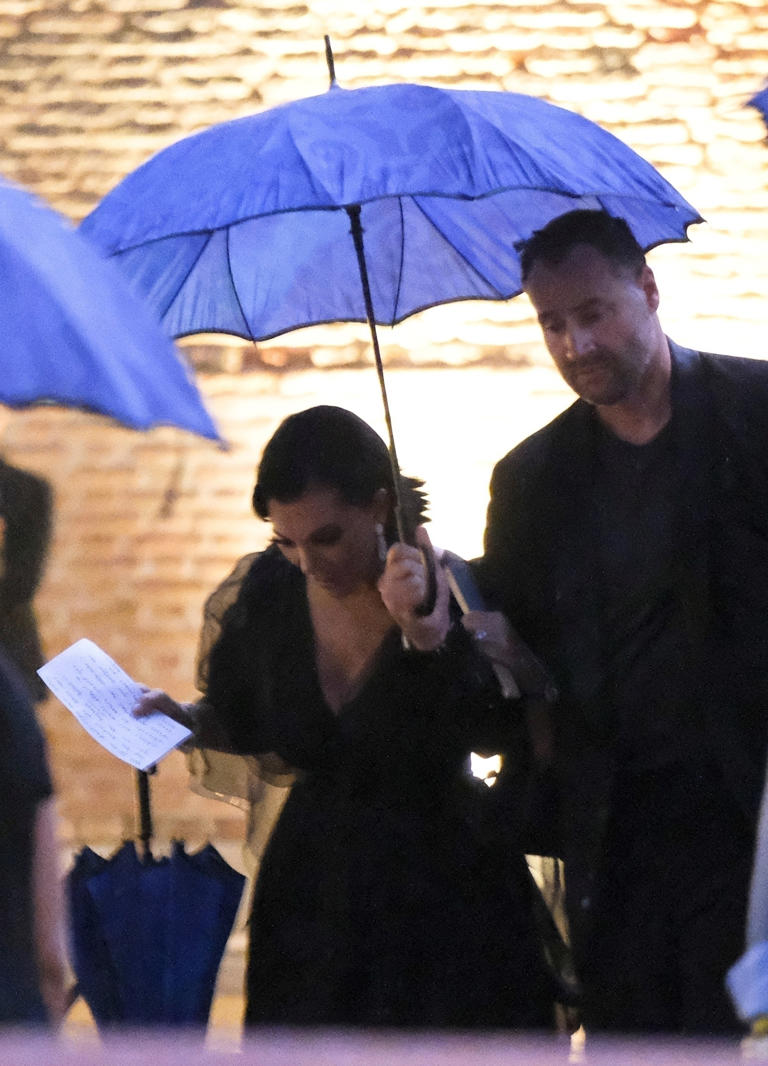 Jeff Bezos and Lauren Sánchez’s A-list wedding guests flee after heavy ...