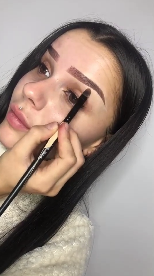 Perfect Brows in Seconds? This Hack Delivers