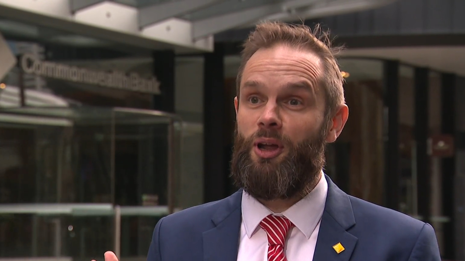 ACCC's warning about 'ghost stores' luring customers online