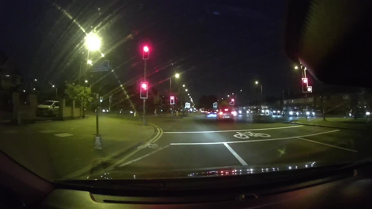 CRAZY UK drivers caught running red lights in Birmingham, England as ...