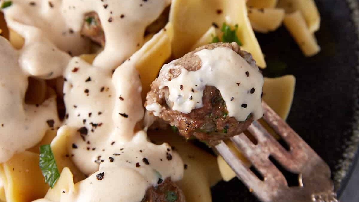 18 More ’80s Dinners You’ll Recognize the Moment They Hit the Table