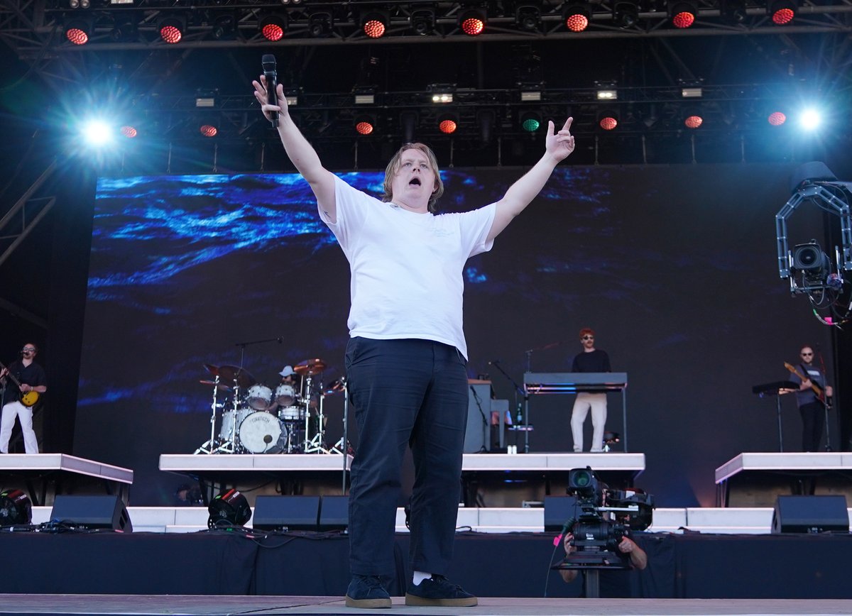 Who is the mystery Glastonbury Patchwork guest? Lorde appears to ...