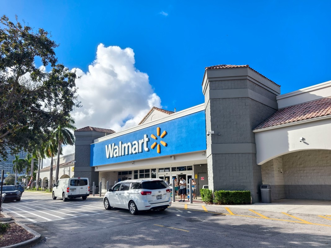 Walmart's Bestselling $68 Bar Stool Set Is 'Sturdy and Very Comfortable'