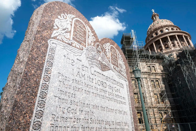 Texas, Louisiana argue to keep Ten Commandments in schools