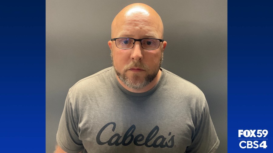 Illinois school officer sexually assaulted teen on fishing boat: Police