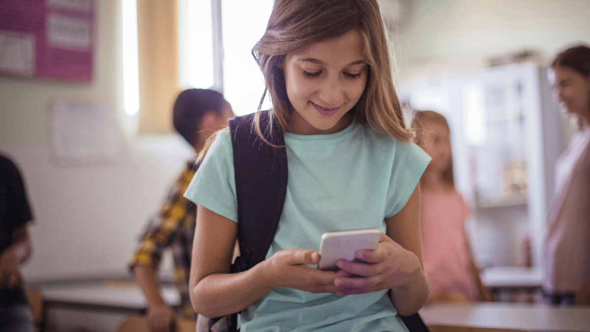 Screen Time Smarts: What Every American Parent Needs to Know About ...