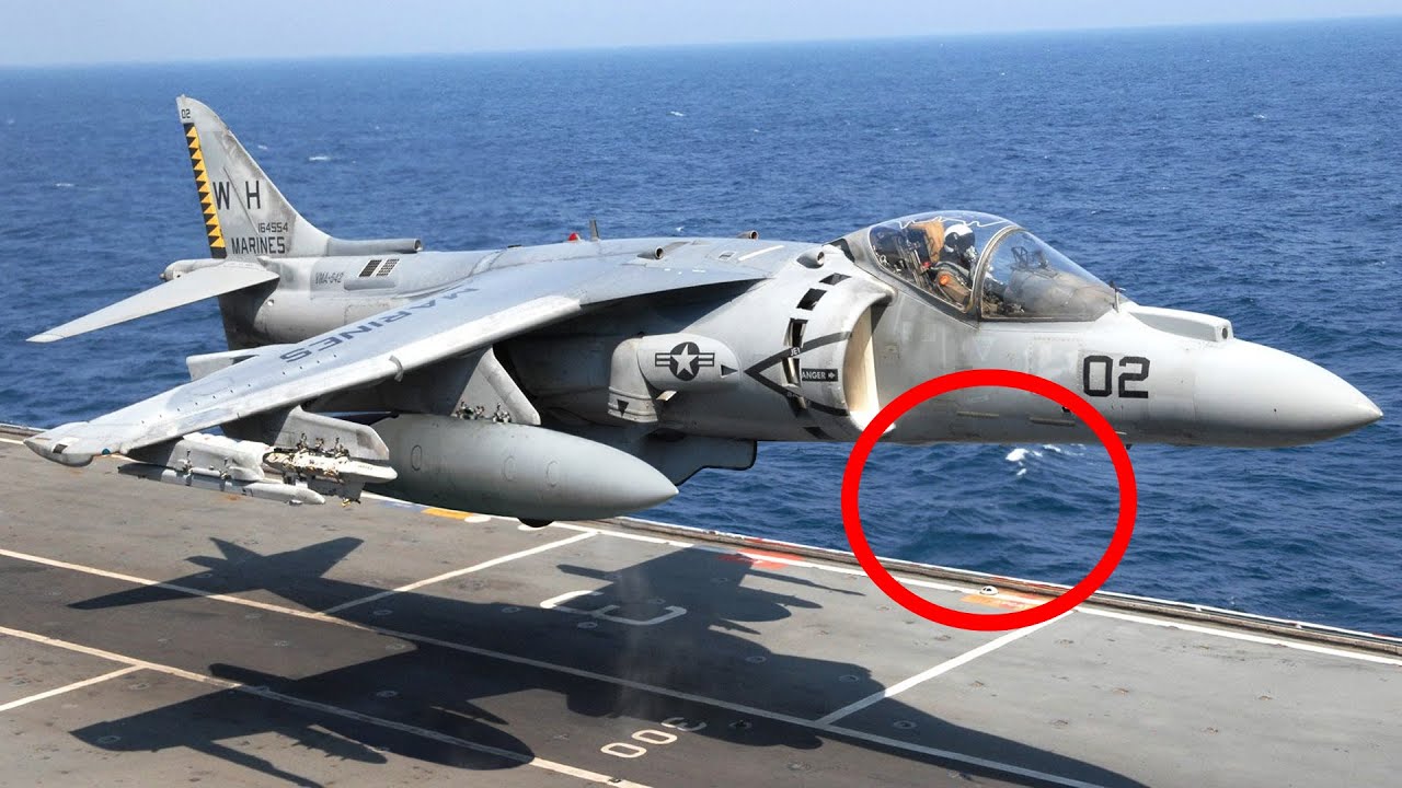 US Aircraft Makes Emergency Belly Landing due to Front Gear Failure