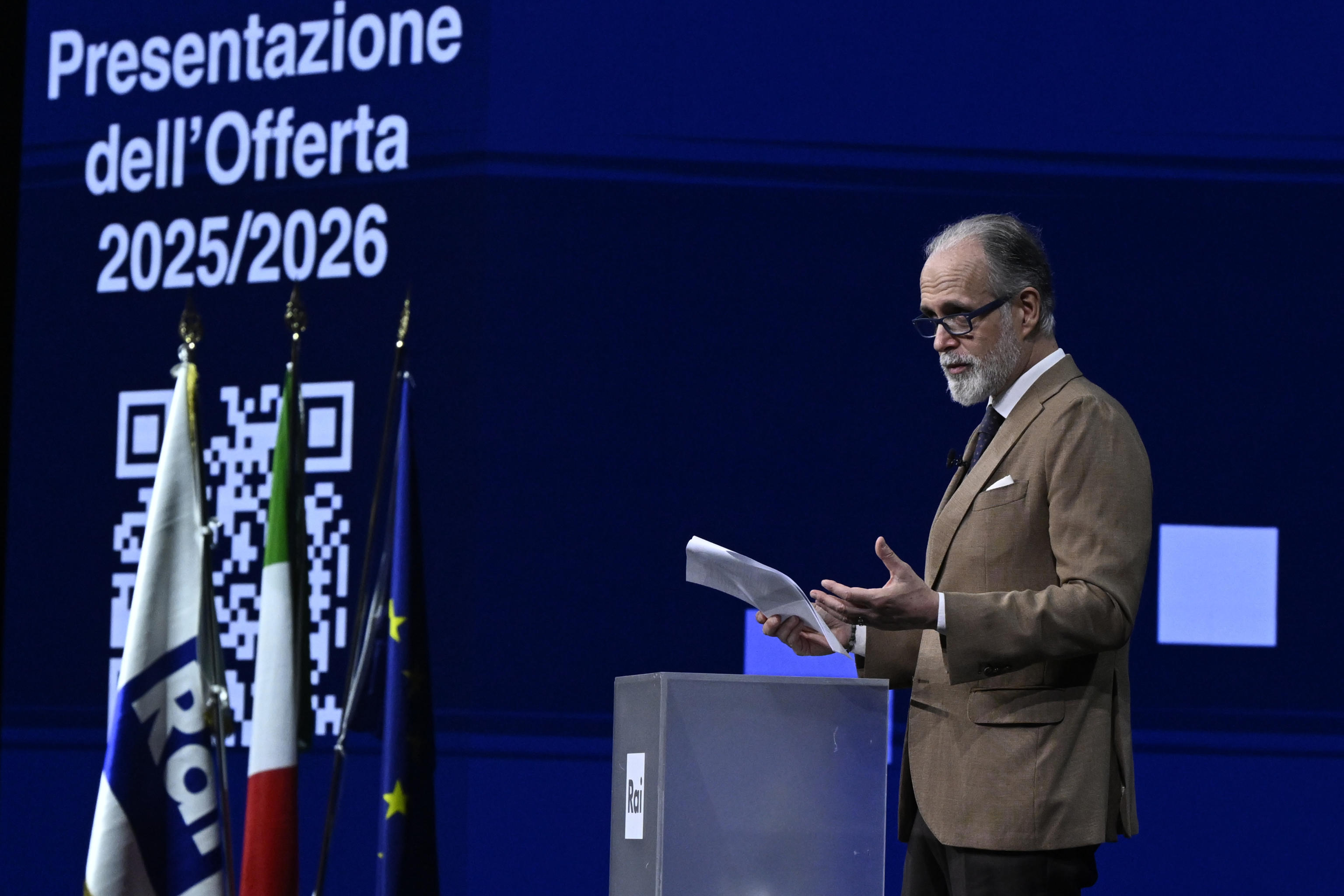 Rossi, la Rai farà il Festival, a Sanremo o altrove