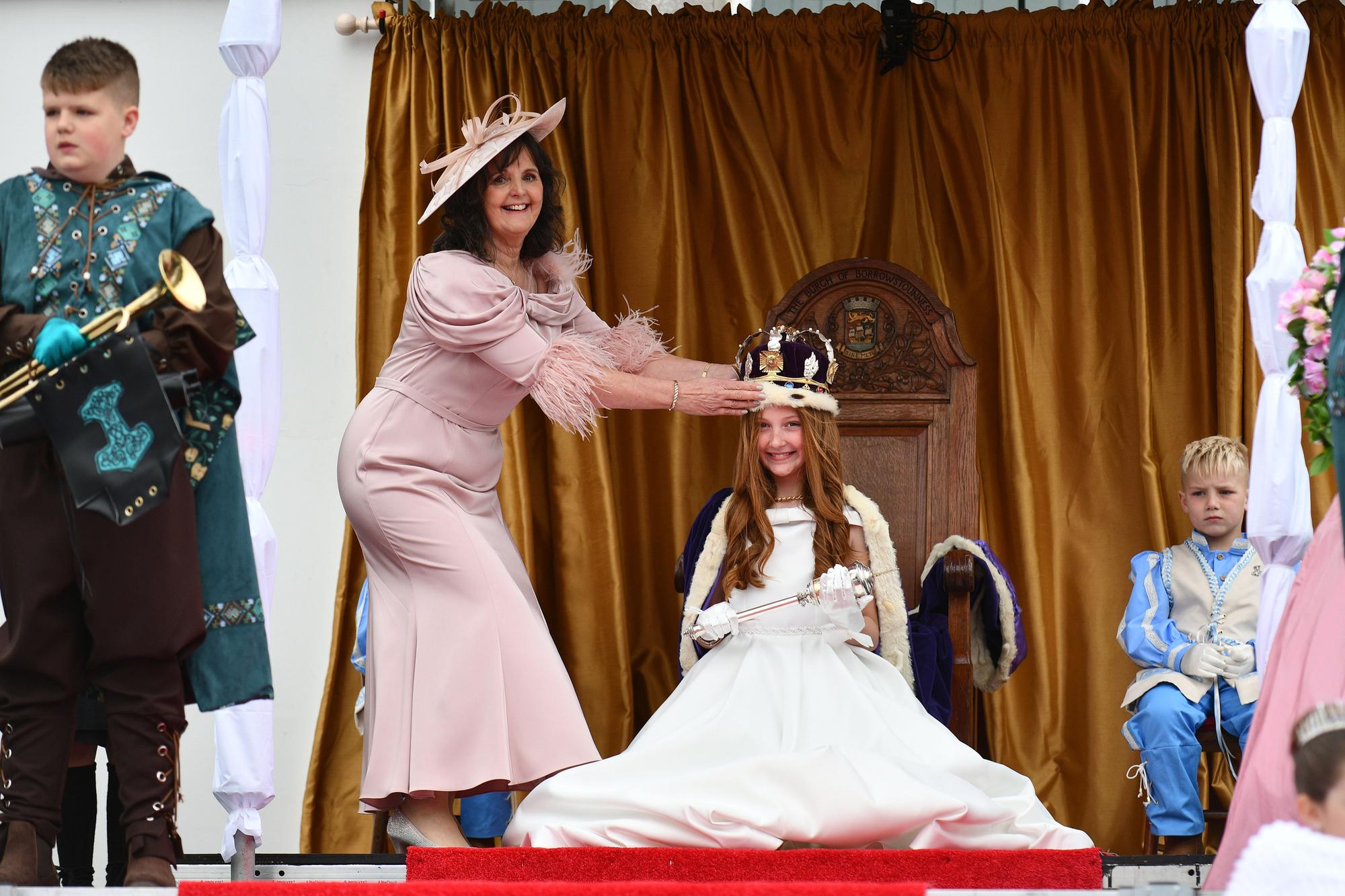 Bo'ness Fair Day 2025 crowning ceremony in 60 pictures