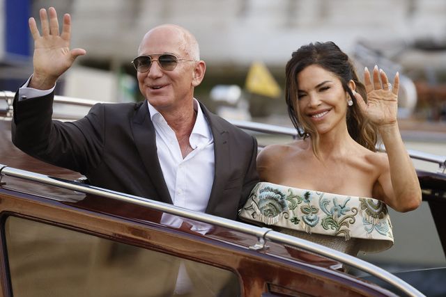 Lauren Sánchez Shares First Photo with Husband Jeff Bezos from the ...