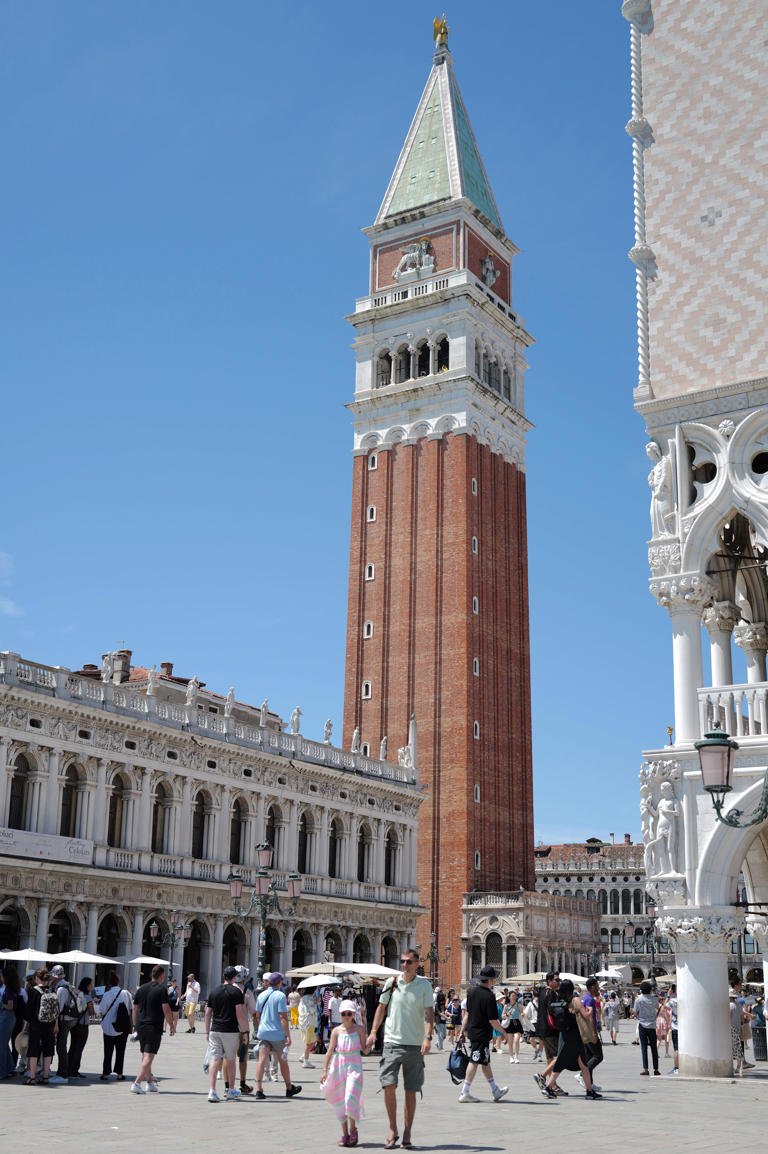 Bezos and Sánchez emerge for grand finale party as protests erupt in ...