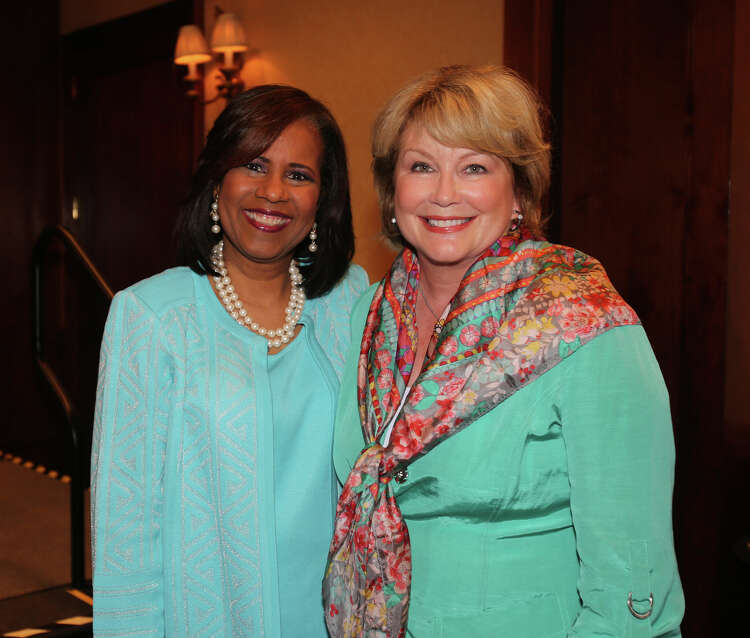 Melanie Lawson returns to ABC13 Houston anchor desk after year off ...