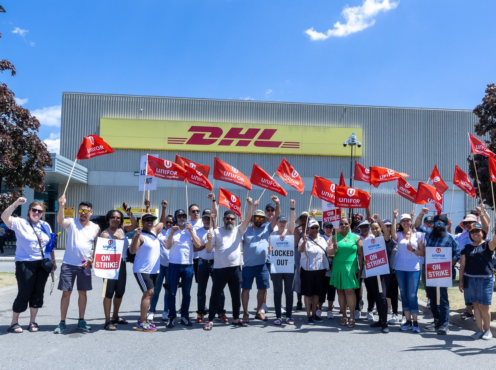 DHL Express Canada Reaches Deal With Union, Resumes Service