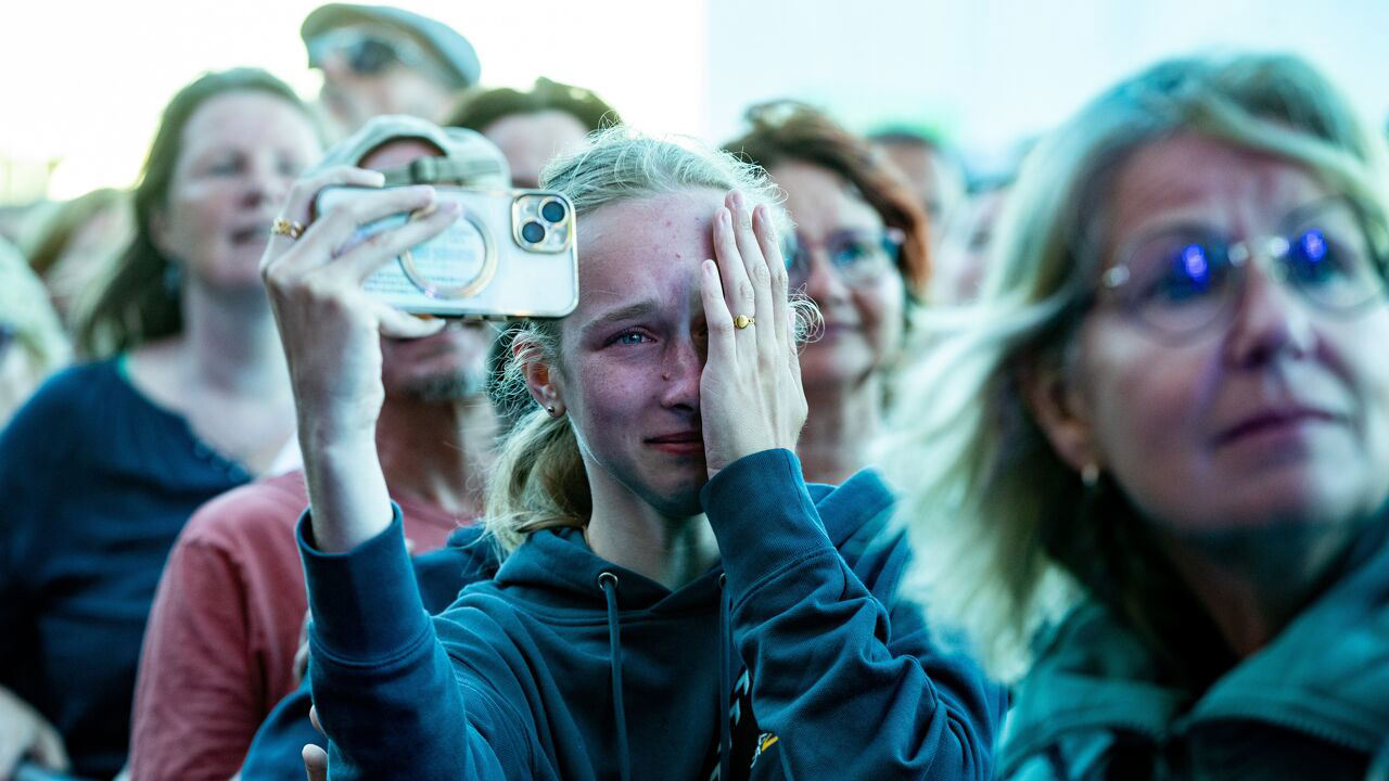 Met tranen in de ogen verschijnen Suzan en Freek maand na ... Met tranen in de ogen verschijnen Suzan en Freek maand na ...
