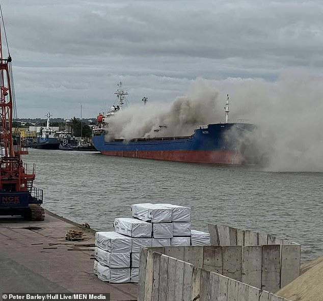 Container ship fire in Hull forces roads and museum to close as city is ...