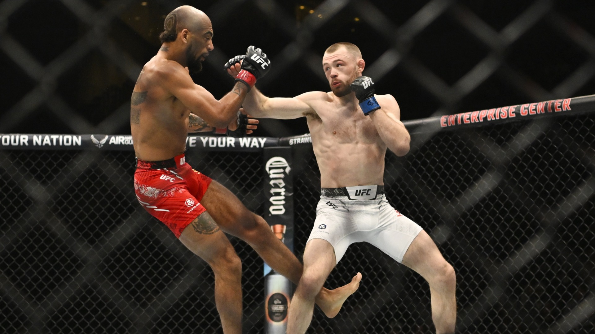 Alves, Davis Secure Wins in Thrilling PFL Semifinals