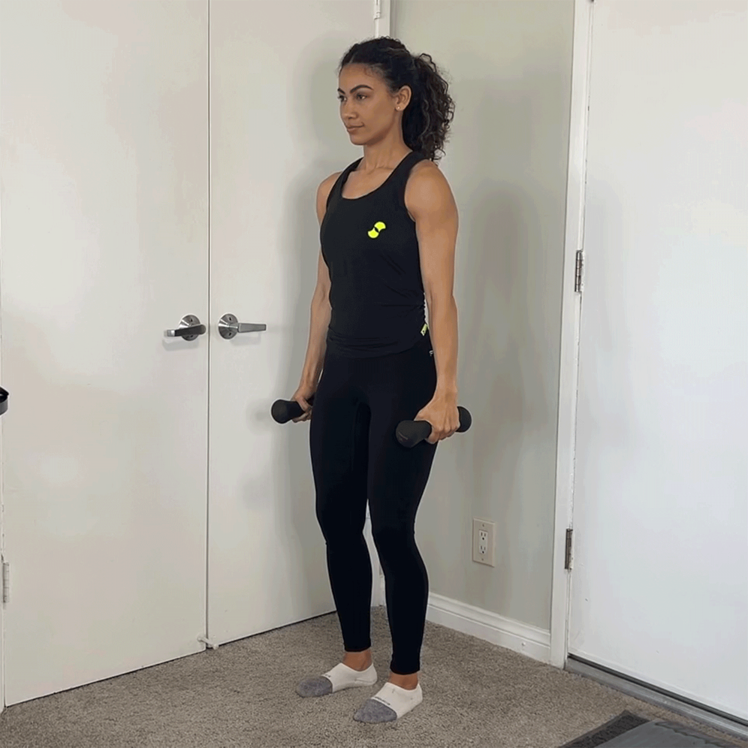 Hammer Curls vs. Bicep Curls: Which Exercise Will Tone Your Arms Faster?