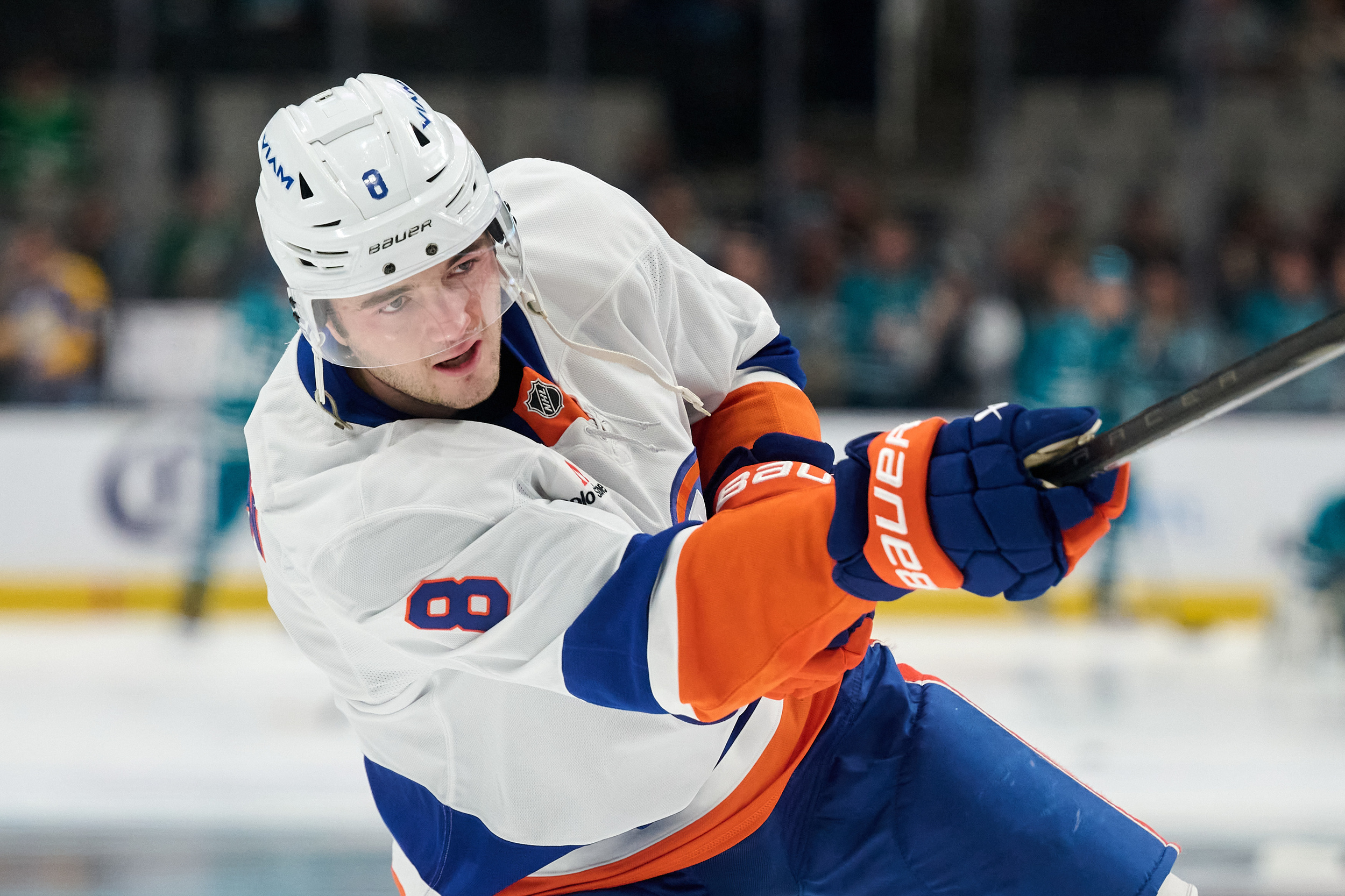 Canadiens acquire, extend star defenseman from Islanders