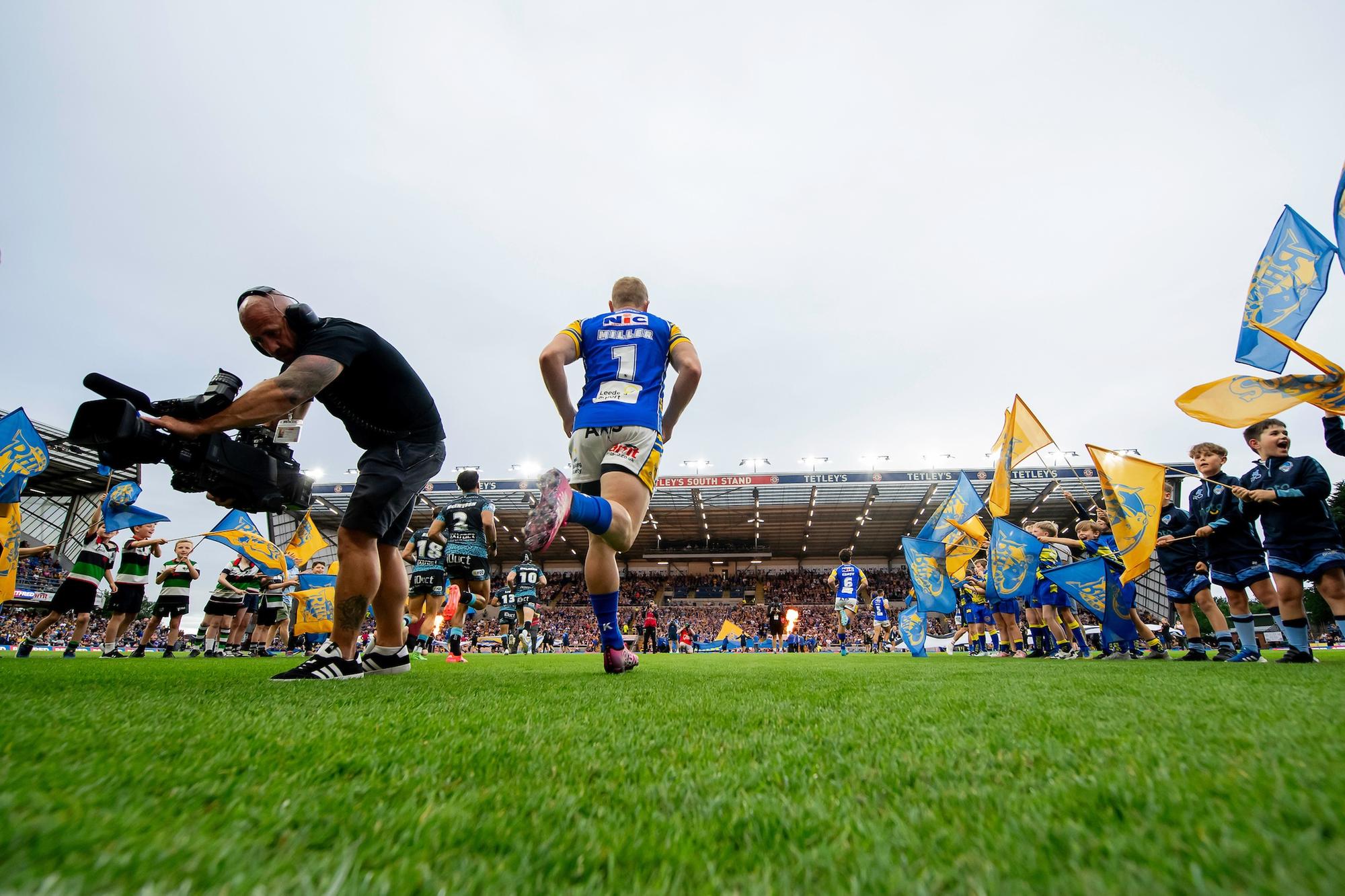 Star man gets rare 10/10 in Peter Smith's Leeds Rhinos player ratings ...