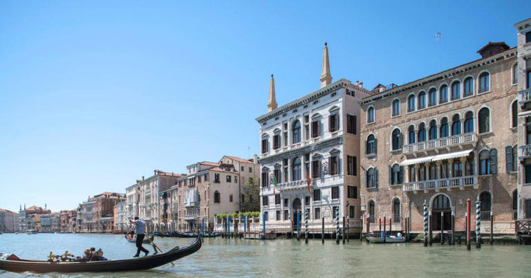 Jeff Bezos and Lauren Sánchez Marry in 'Low-Key' Italian Wedding as ...