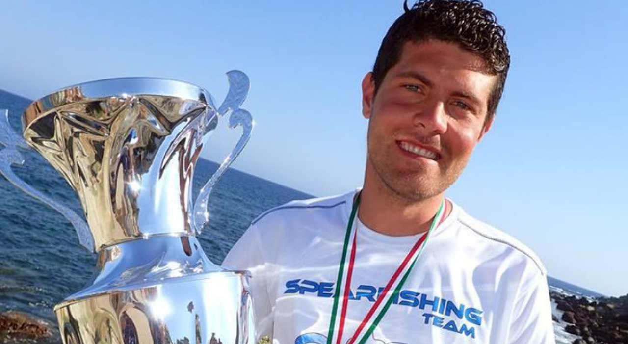 Salento, due atleti della nazionale italiana di pesca subacquea hanno ...