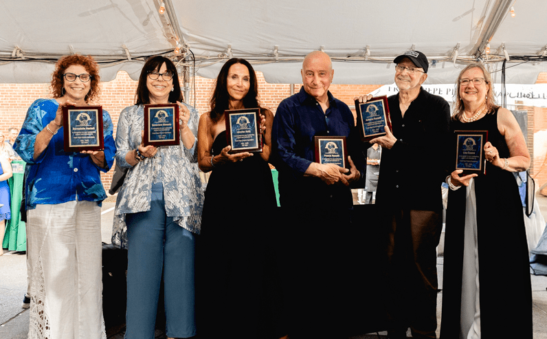 New Haven native Paul Giamatti celebrates Frank Pepe’s 100th anniversary
