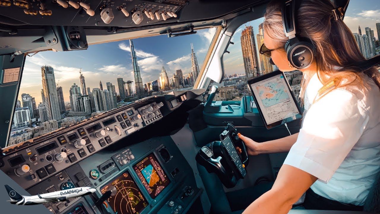 Boeing 737 Epic Landing In Dubai