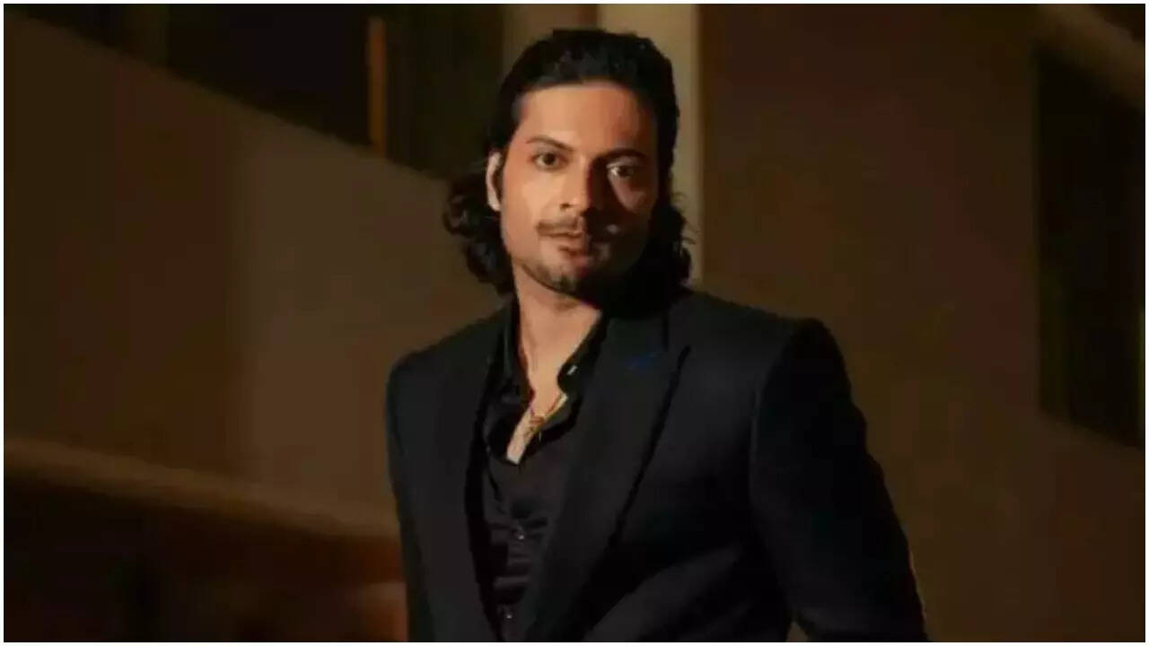 Ali Fazal humorously recalls being handed a Tun-Tuna on 'Khamoshiyan ...